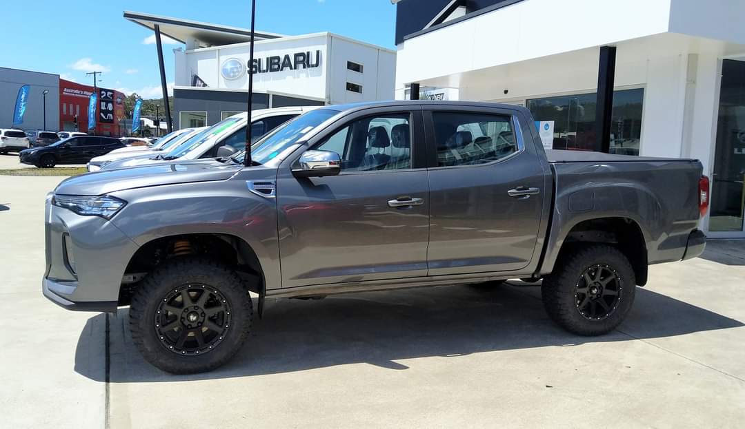 LDV T60 2017- Current Bonnet Aerial UHF Antenna Bracket BB-044 – GMF4x4