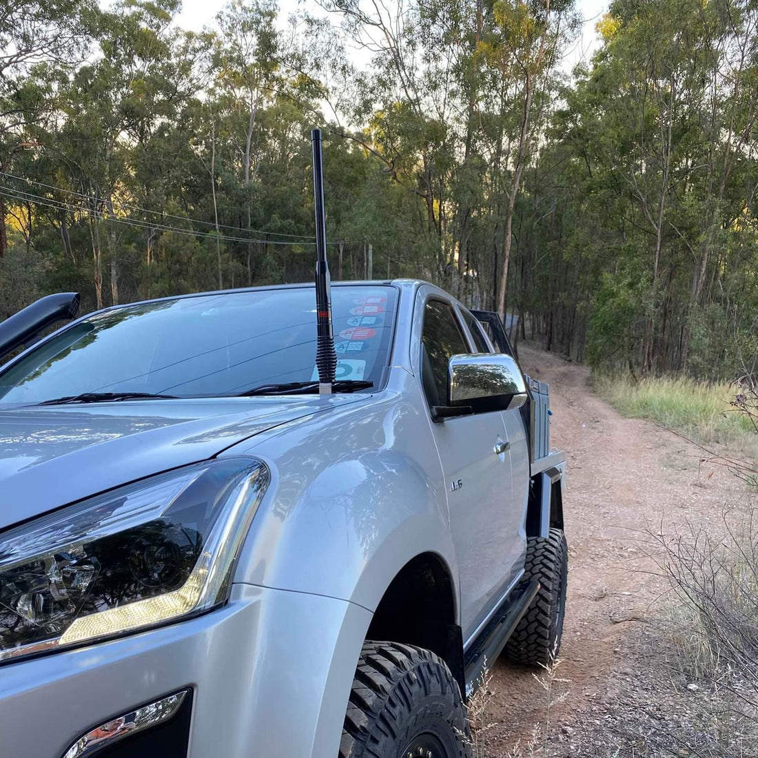 Isuzu DMAX 2012-2020 Bonnet Aerial UHF Antenna Bracket BB-006 – GMF4x4